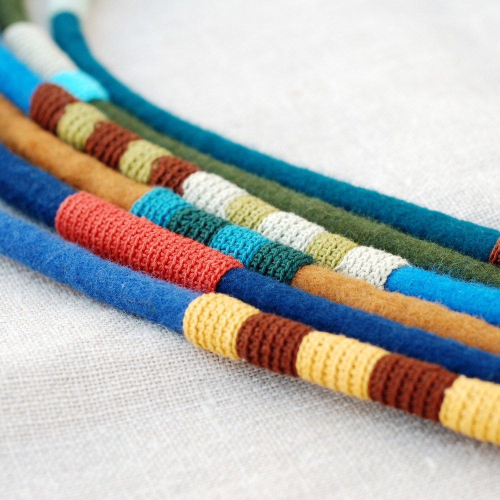 Las Teje y Maneje: KJOO'S KNITTED & CROCHETED JEWERLY