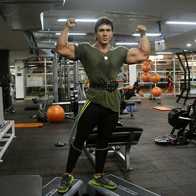 the beauty of male muscle: Daniel