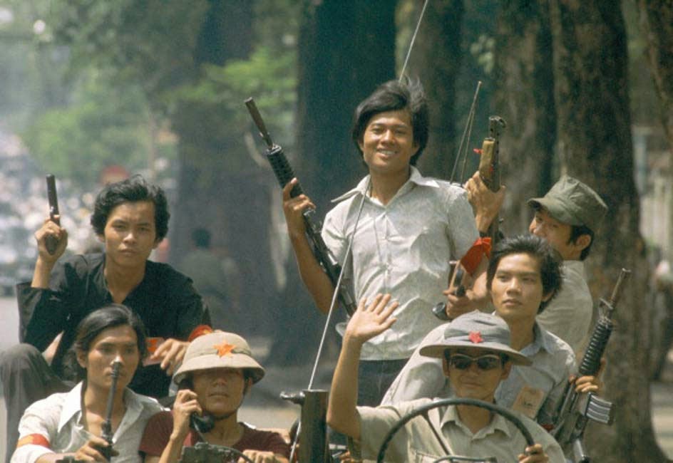 75 Color Photographs That Capture the Fall of Saigon in April, 1975 ...
