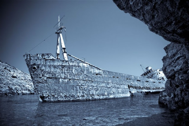 30 World’s Most Fascinating Shipwrecks - Amazing Photo World