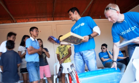 Good News Manila: UNICEF National Ambassador Gary Valenciano on Sendong ...