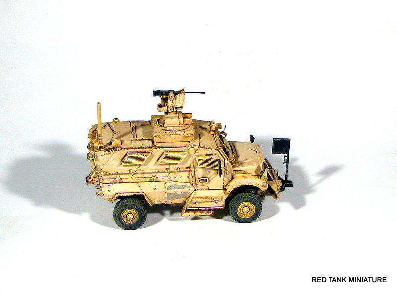 Gulumik Military Models: M1124 MaxxPRO with CROWS II 1/72