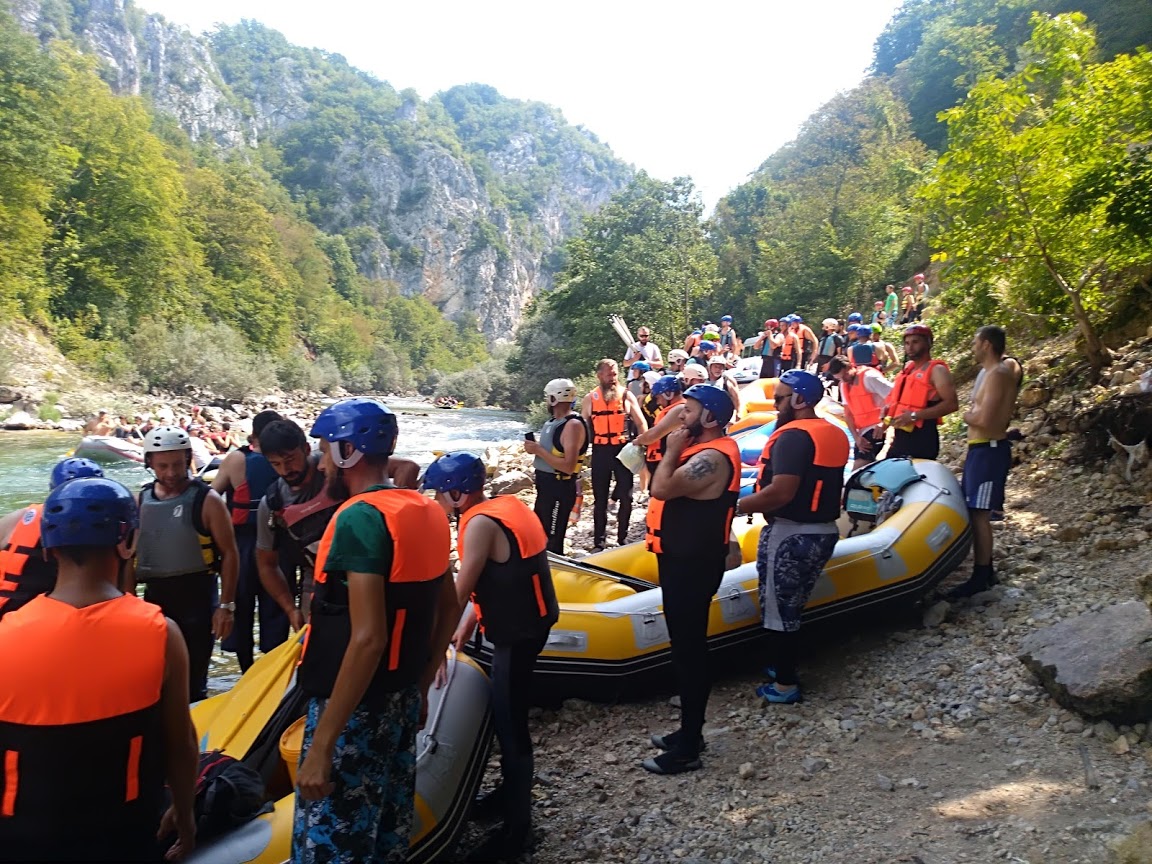 Rafting na rijeci Neretvi - Raft on Neretva