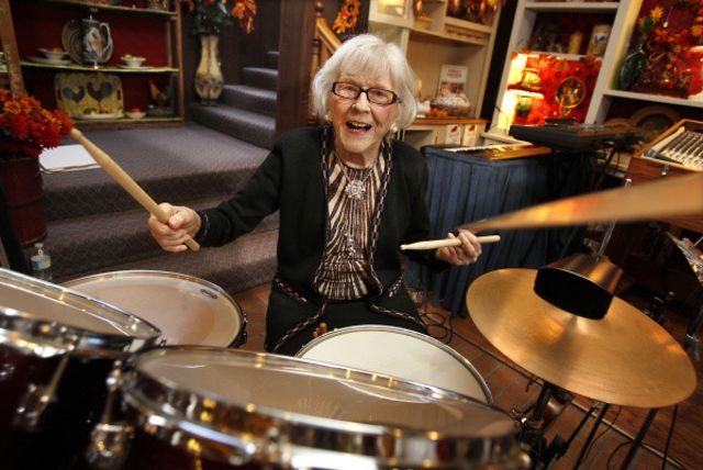 Viola Smith, a Pioneering Woman Drummer Who Was Still Actively Drumming ...