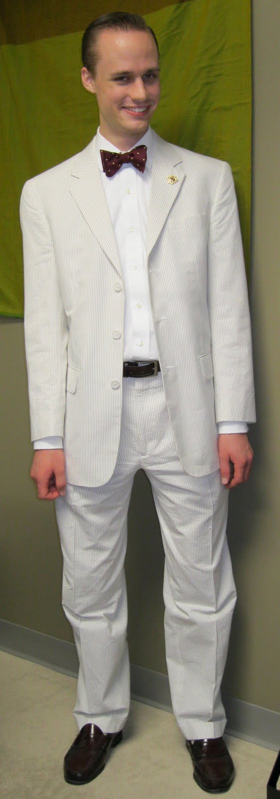 Life, Liberty, and the Pursuit of Elegance: My Tan Seersucker Suit!