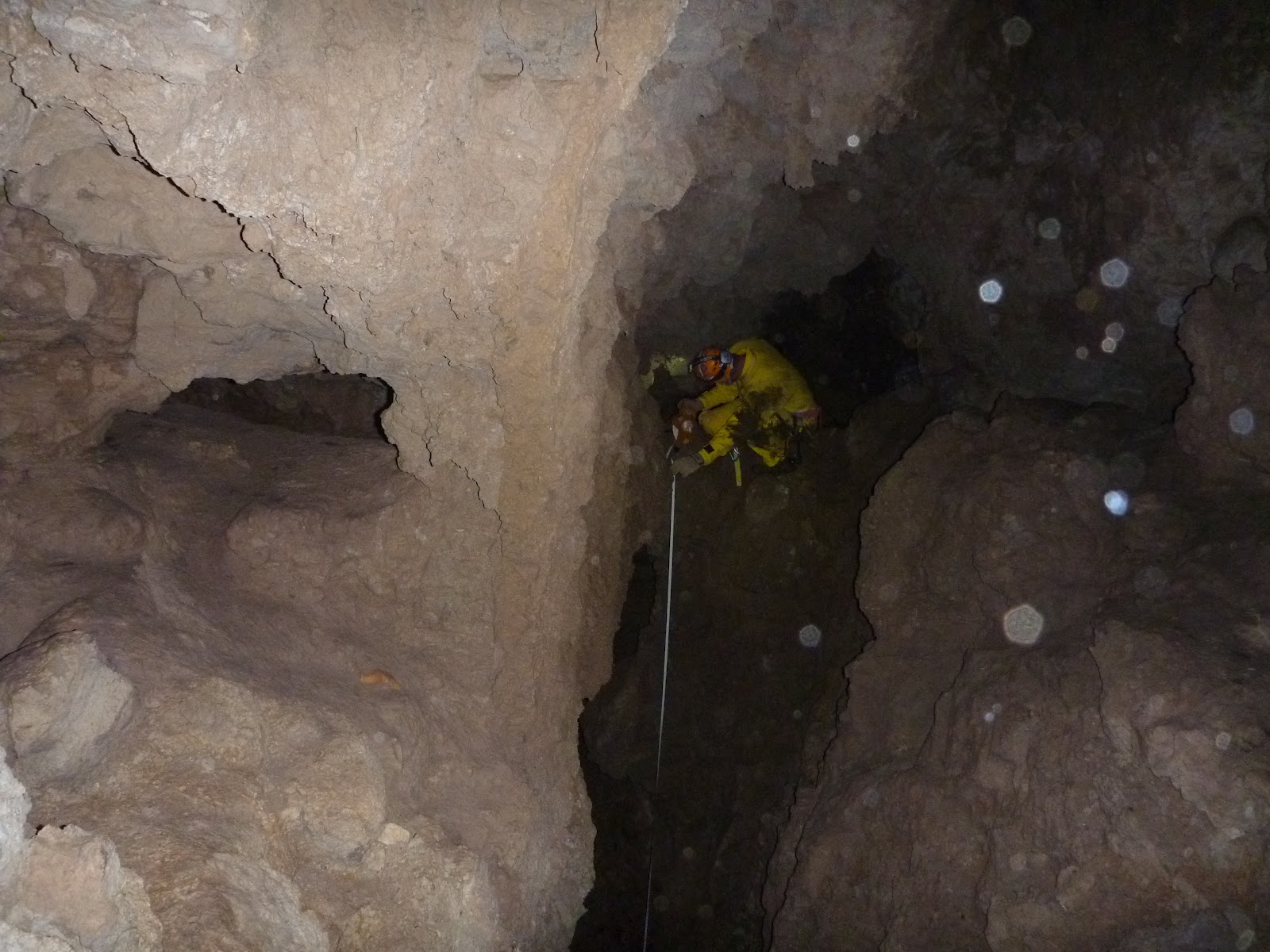 Utah Caves: Muddy Bones Fissure