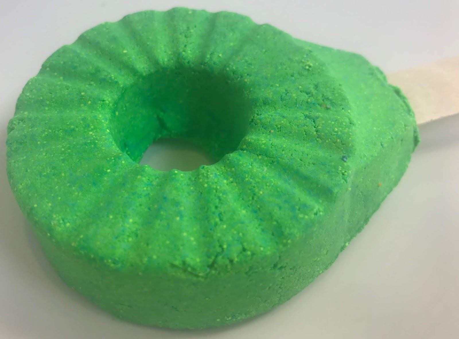 All Things Lush UK: I'm Forever Blowing Bubbles Reusable Bubble Bar