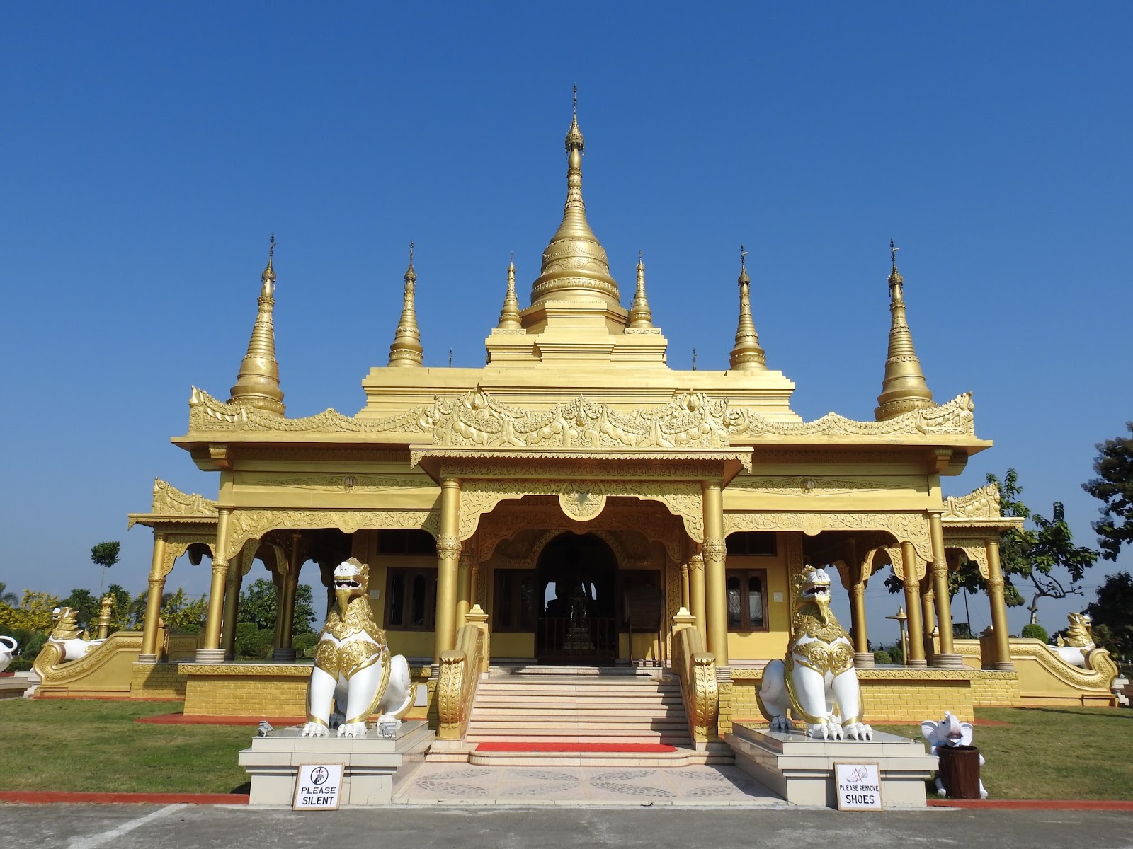 PLEASING PICS: Golden Pagoda Temple