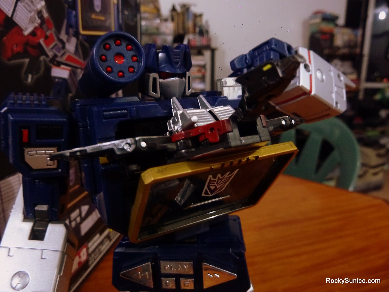 The Geeky Guide to Nearly Everything: [Transformers] Takara Masterpiece ...
