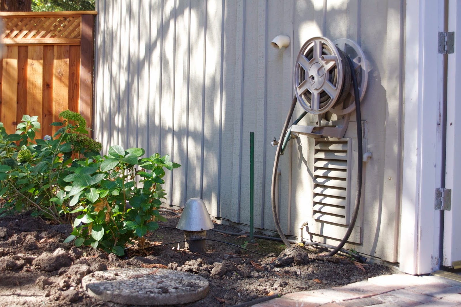 Simple DIY: Hose Holder | simply organized | Bloglovin’