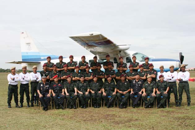 UTK (Red Beret) & VAT-69 (Sand Beret) | Sejarah ILMU DAN PENGETAHUAN