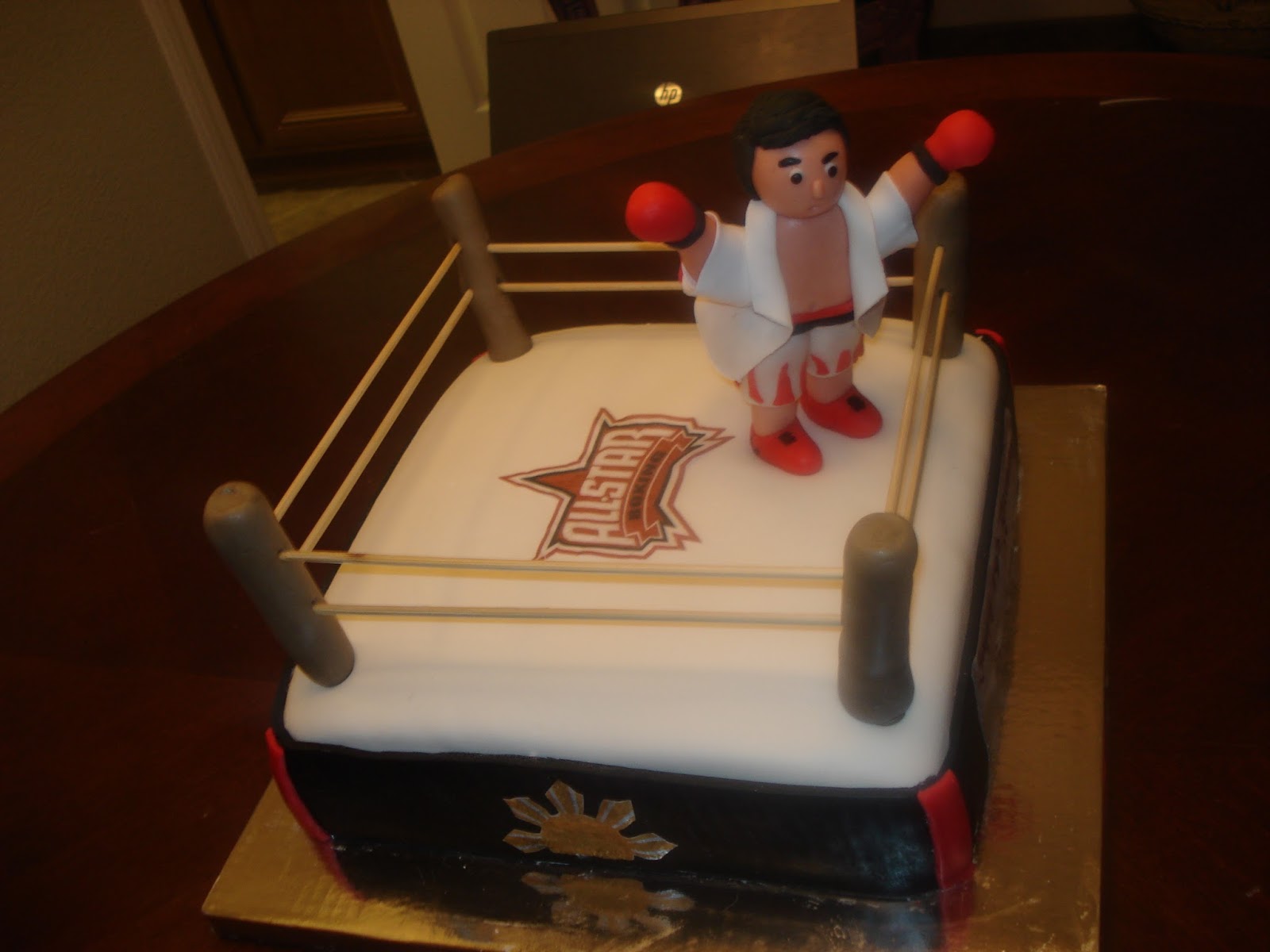 JessiCakes Project: Boxing Theme Fondant Cake - 12/23/11
