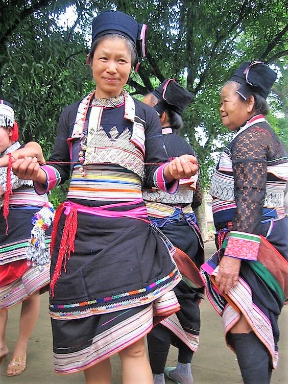 FolkCostume&Embroidery: Overview of the Costumes of the Tai Peoples, part 2