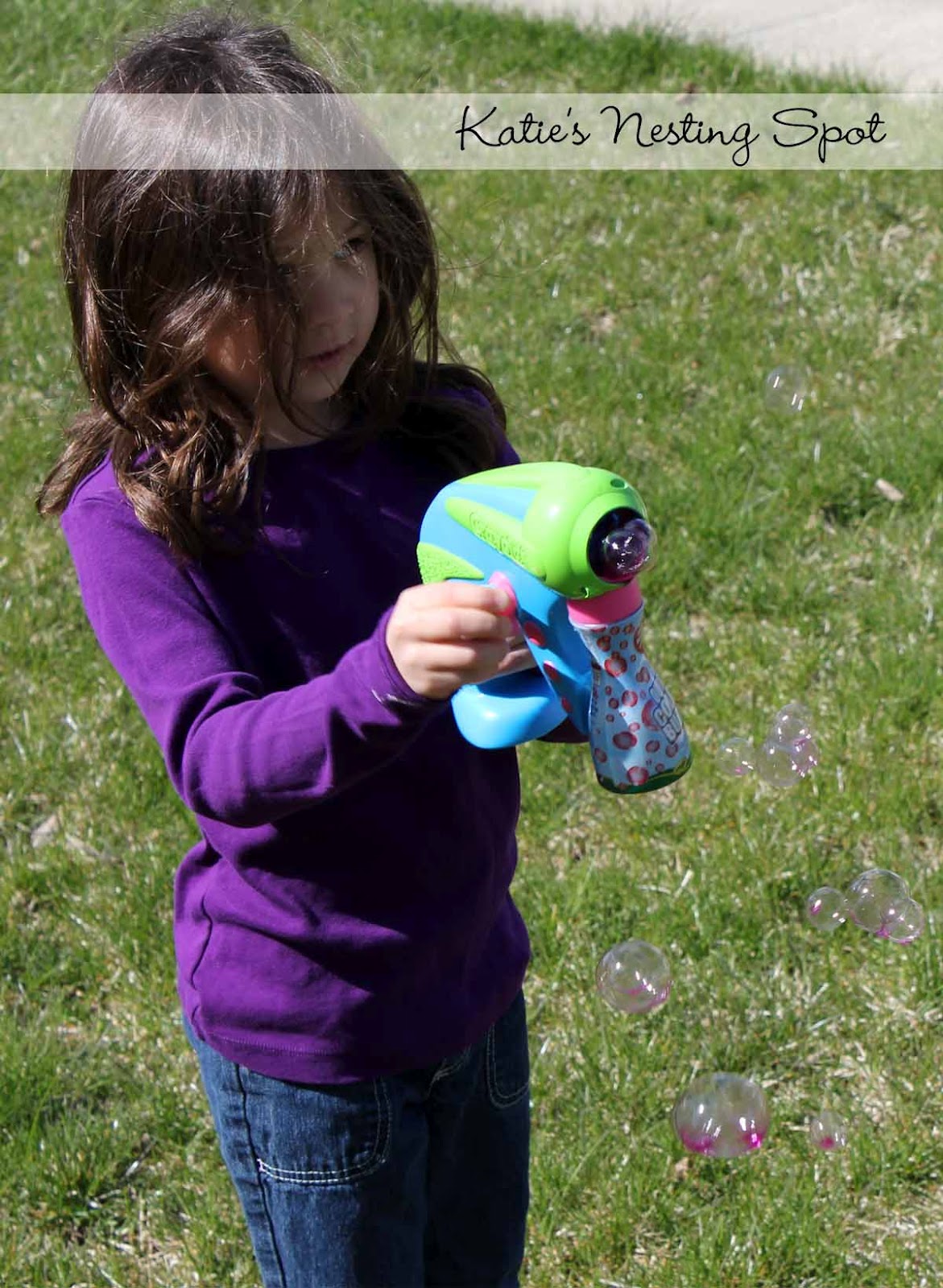 Katie's Nesting Spot: Review & Giveaway: Crayola Outdoor Colored Bubbles