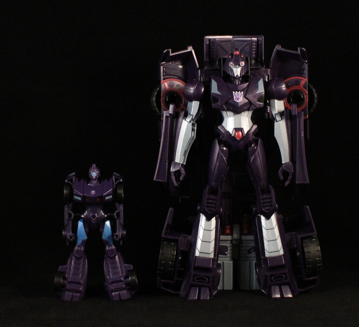 She's Fantastic: Transformers Scout Class - SHADOW STRIKER!