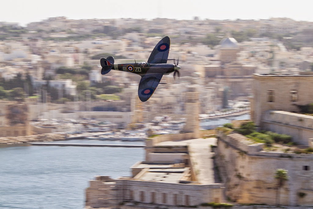 The Great Middle Sea : The Siege of Malta in World War Two