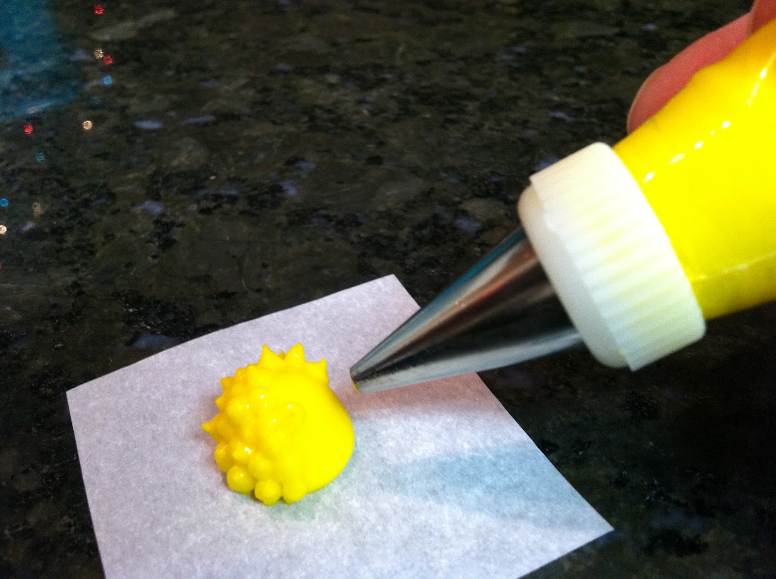 The Iced Queen: Royal Icing Pineapple