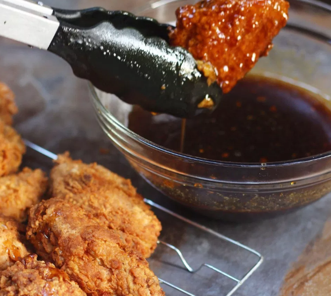 Sticky Crispy Garlic Chicken Wings - the recipes