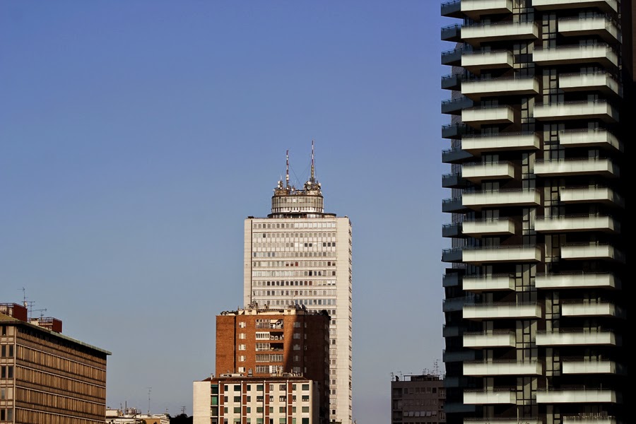 milandailyphoto.com: TORRE BREDA