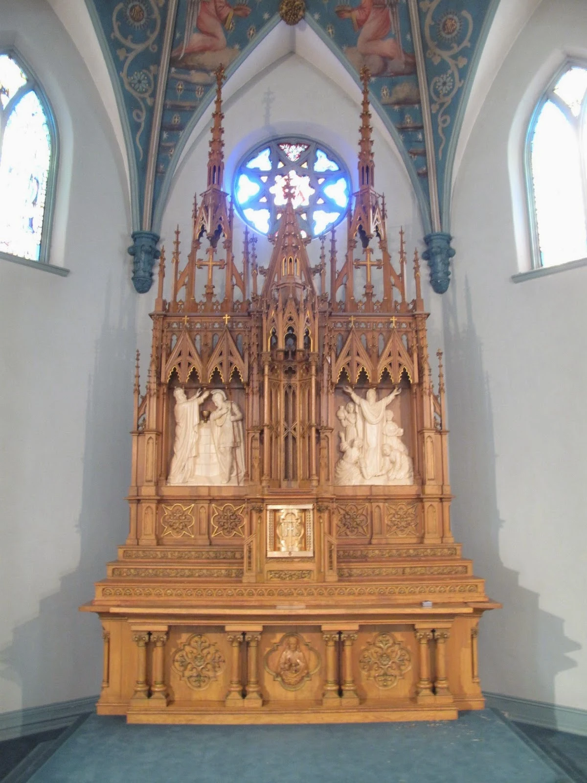 New Liturgical Movement: Renewed Altars at the Univ. of Nebraska Newman ...