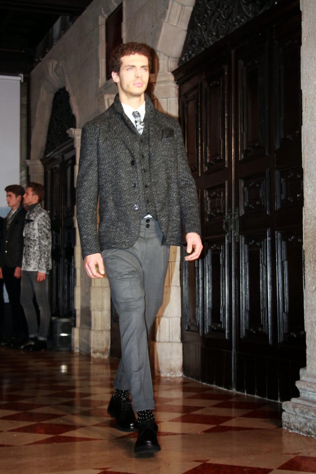 © Moda Glamour Italia: Milano Moda Uomo: Roccobarocco A/I 2014-15