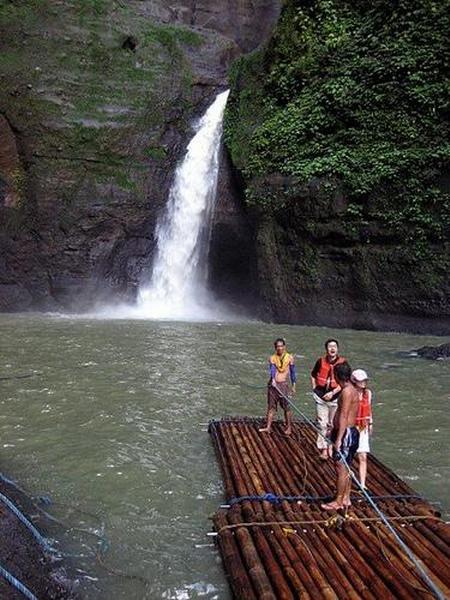 Go Philippines: Pagsanjan Falls and Shooting the Rapids