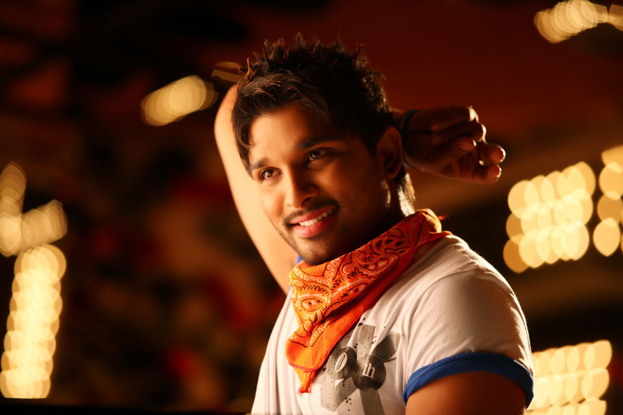 Allu Arjun's Julayi Movie latest Photos Gallery