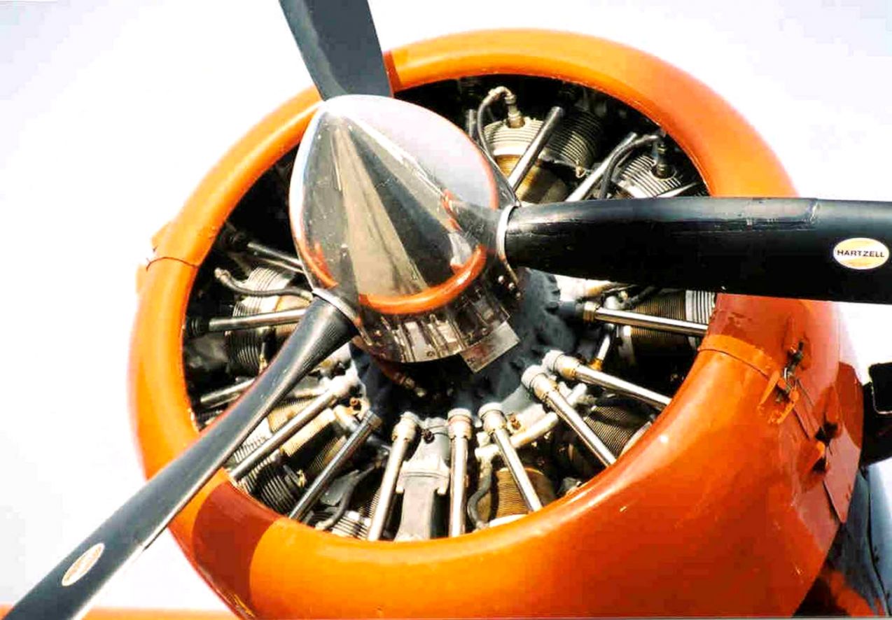 Old Aircraft Propeller Engine Close Up Photo Hd Wallpaper | Mega Wallpapers