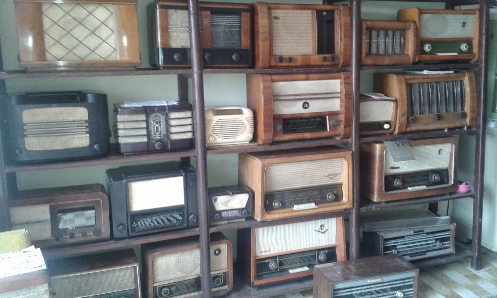 Zvuk: Reportaža: Kolekcija radio aparata Slobodana Nađalina