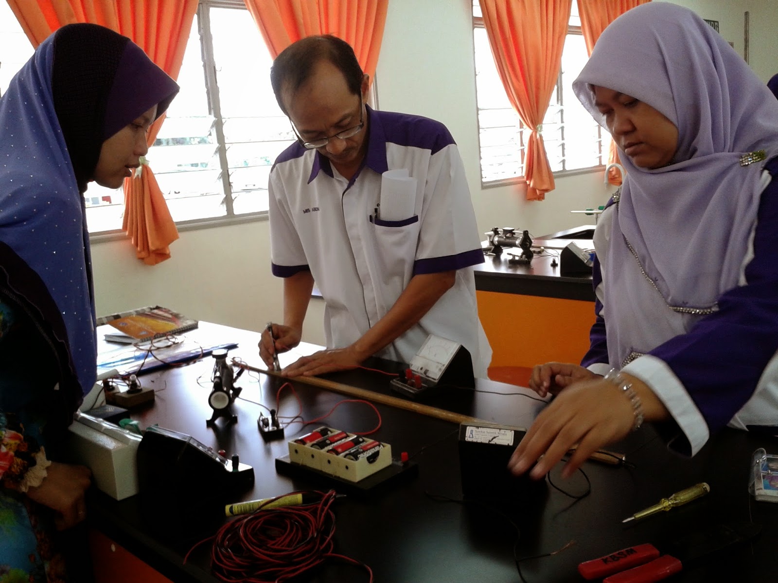 Makmal Sains Sekolah: KURSUS PERSEDIAAN AMALI SAINS 2015