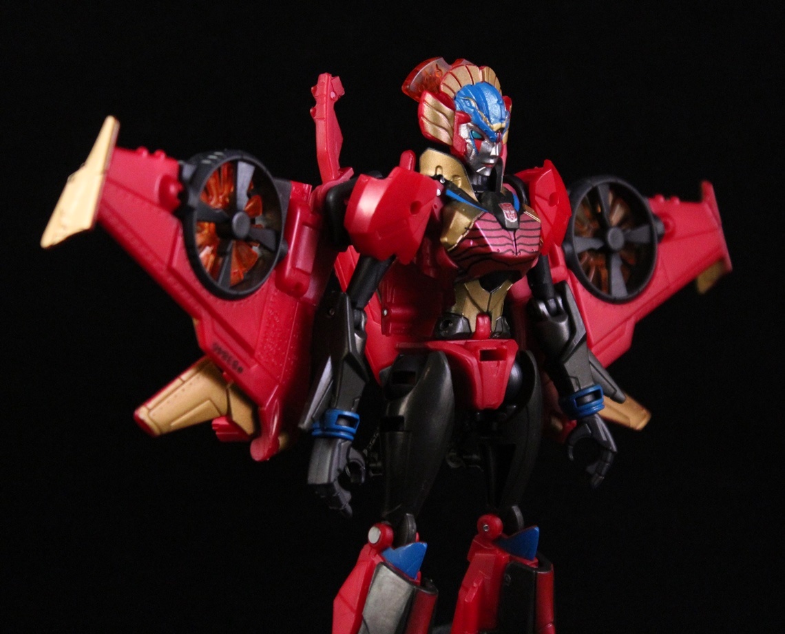 She's Fantastic: Transformer SDCC Exclusive COMBINER HUNTERS!