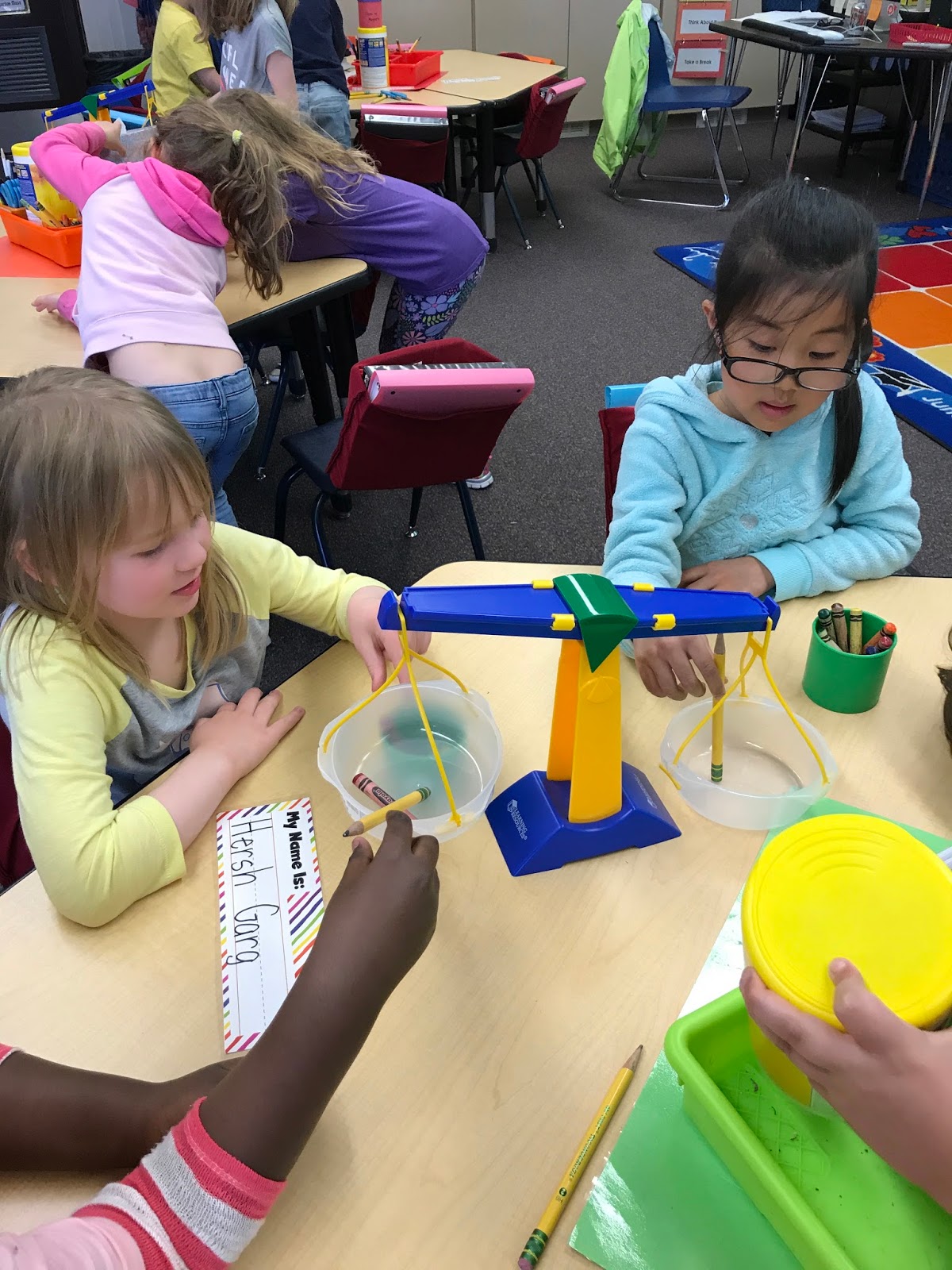 Mrs. Kurt's All Star Kindergarten Blog: Exploring Scales and Weight