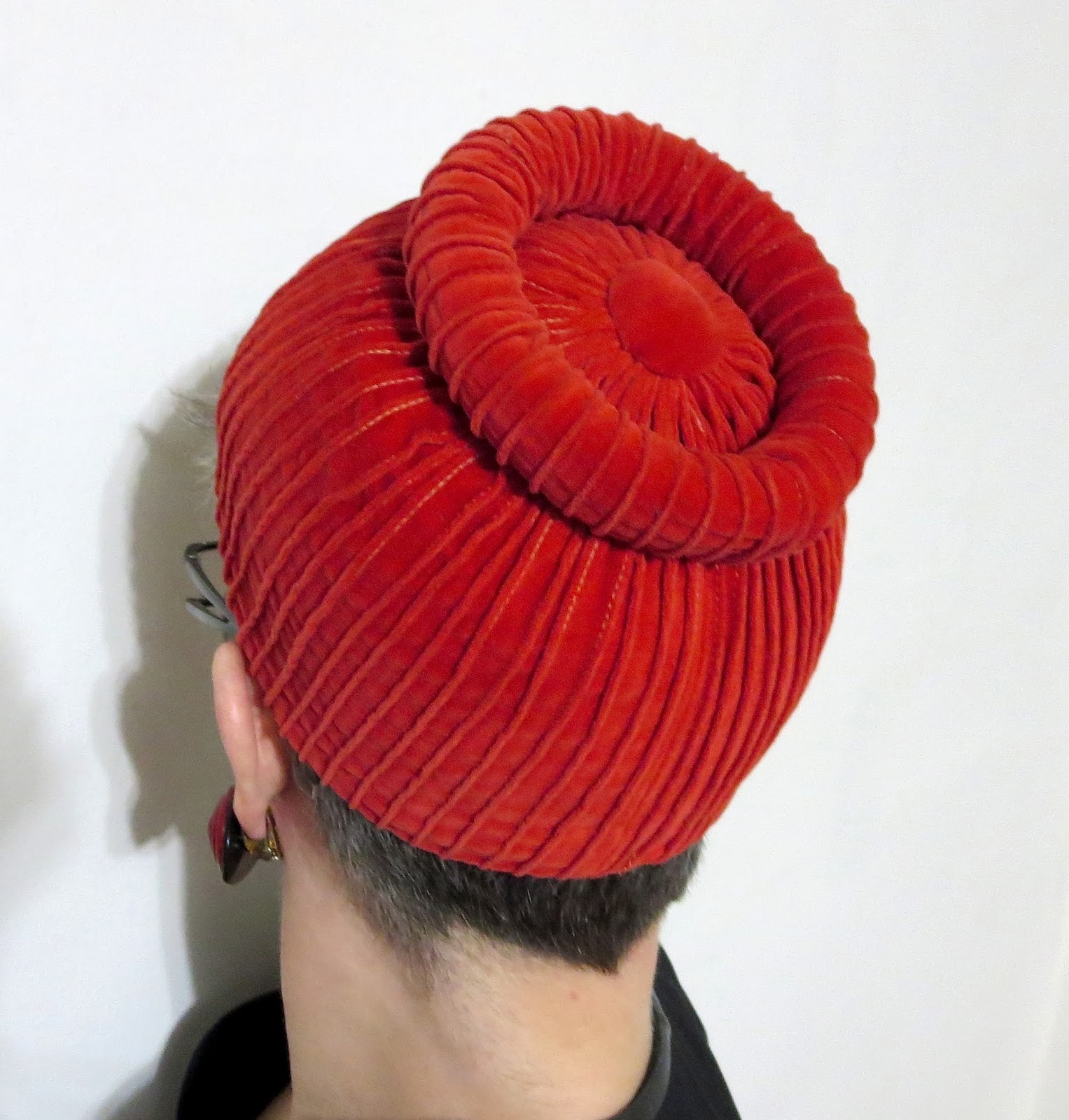 Idiosyncratic Fashionistas: Play with Your Clothes: