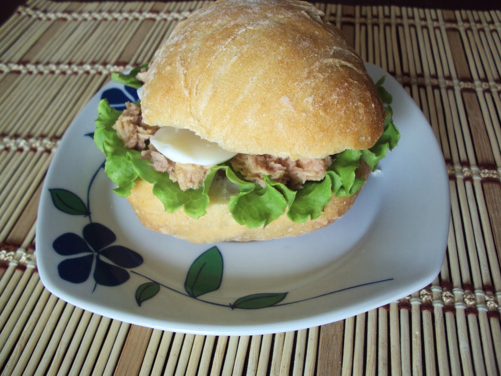 Nárwen's Cuisine - Sabores do Mundo : Sandwich de Atum, Alface e Ovo