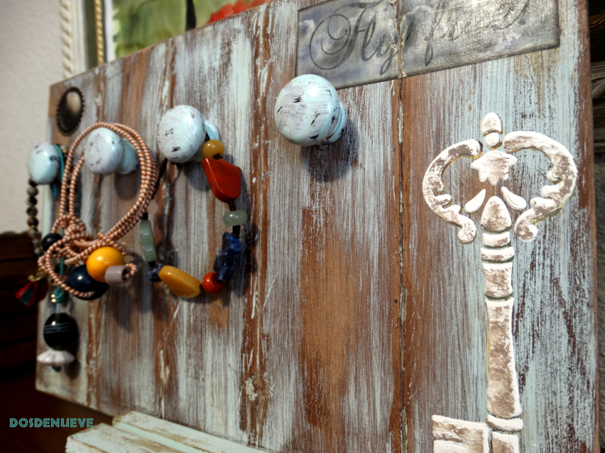 Colgador de collares