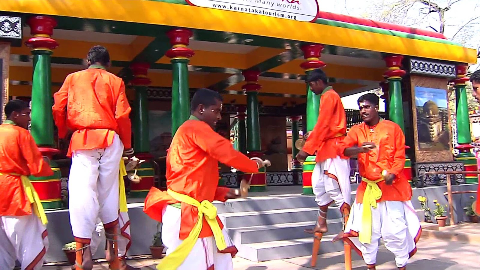 ಕನ್ನಡ ದೀವಿಗೆ: ಜನಪದ ಕಲೆಗಳ ವೈಭವ (ಗದ್ಯ-9)