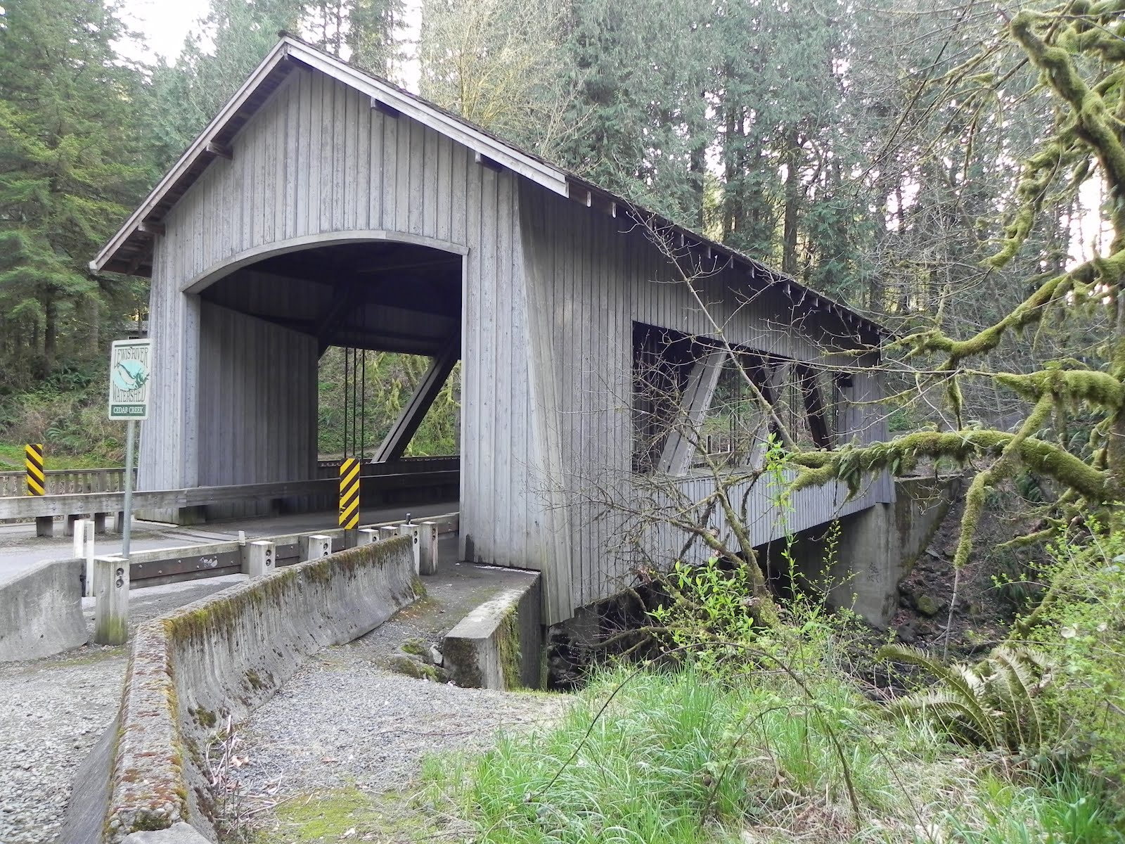 COVERED BRIDGES in the Pacific NW (USA)