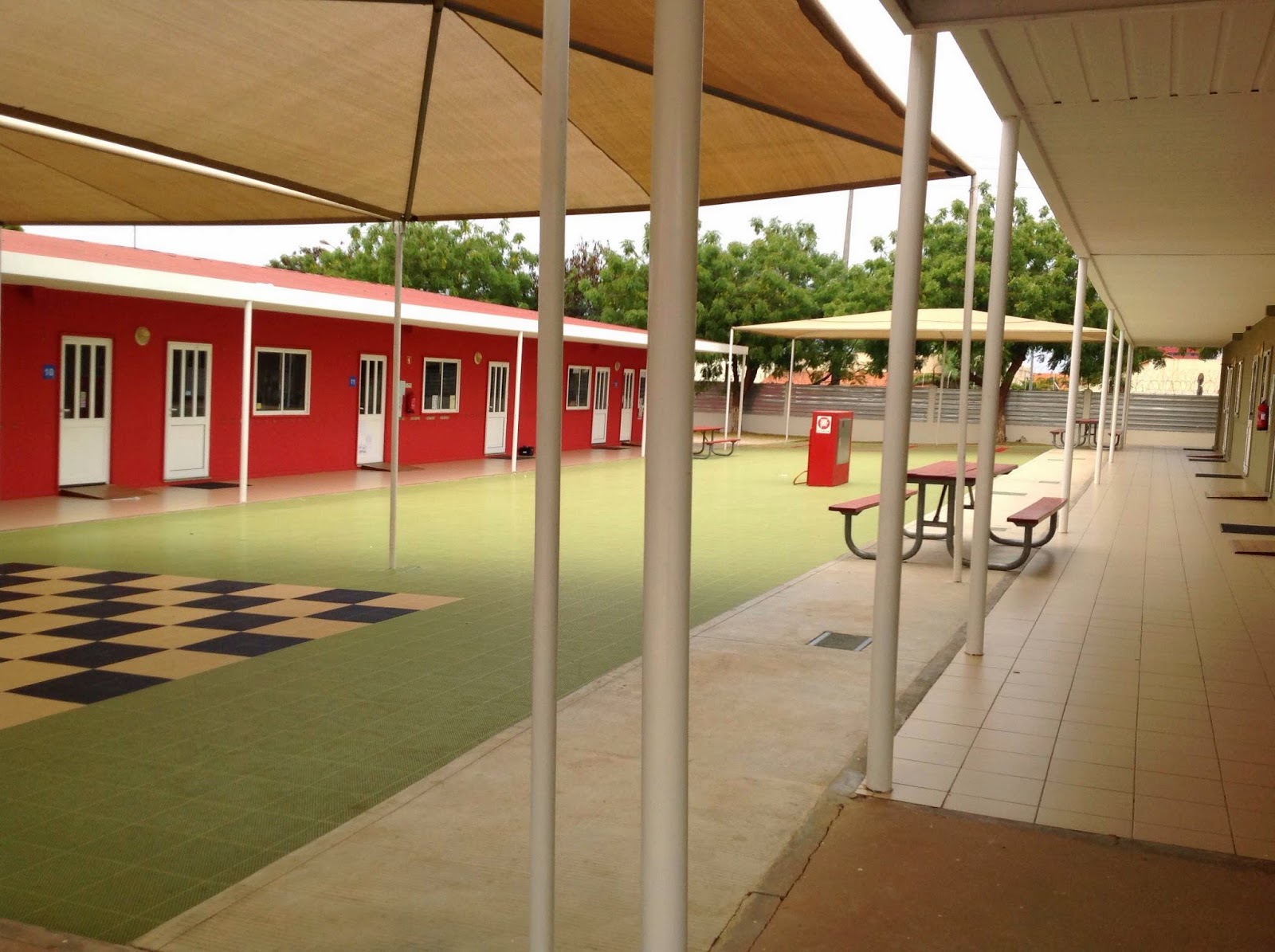 Os 5 em Angola: LIS - Luanda International School