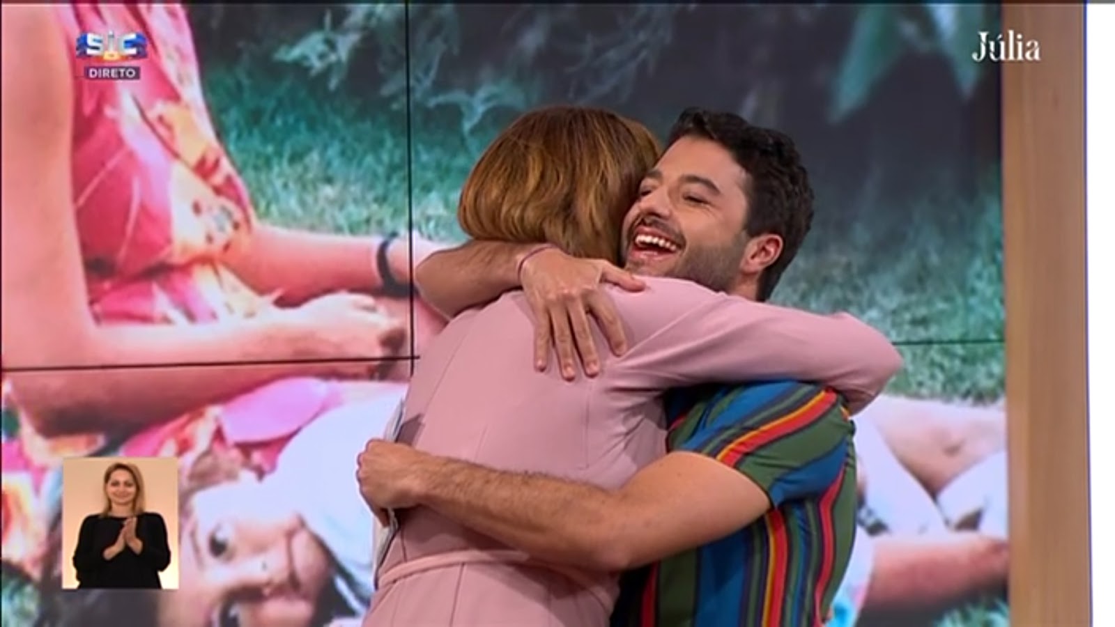 Júlia chega aos 100 programas e com surpresas