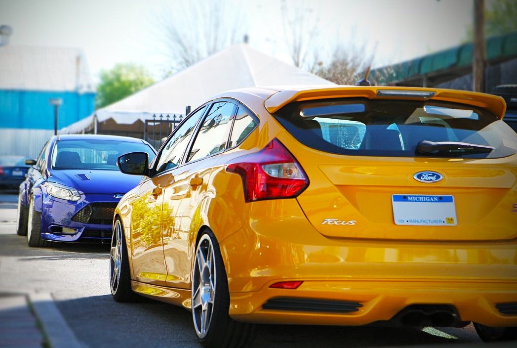 FORD FOCUS ST: A TRIO OF SPEED STARS!