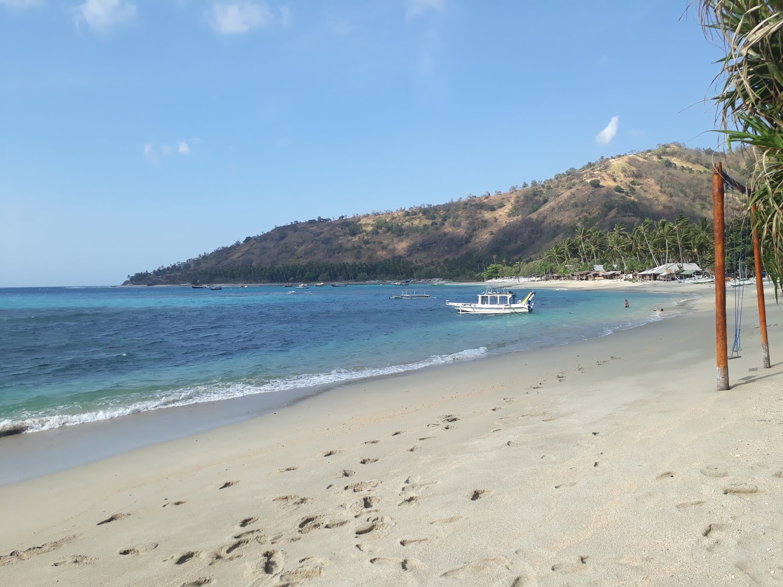 Jalan-jalan Lagi: Jalan ke Pantai Pandanan, Pantai Kuta Mandalika dan ...