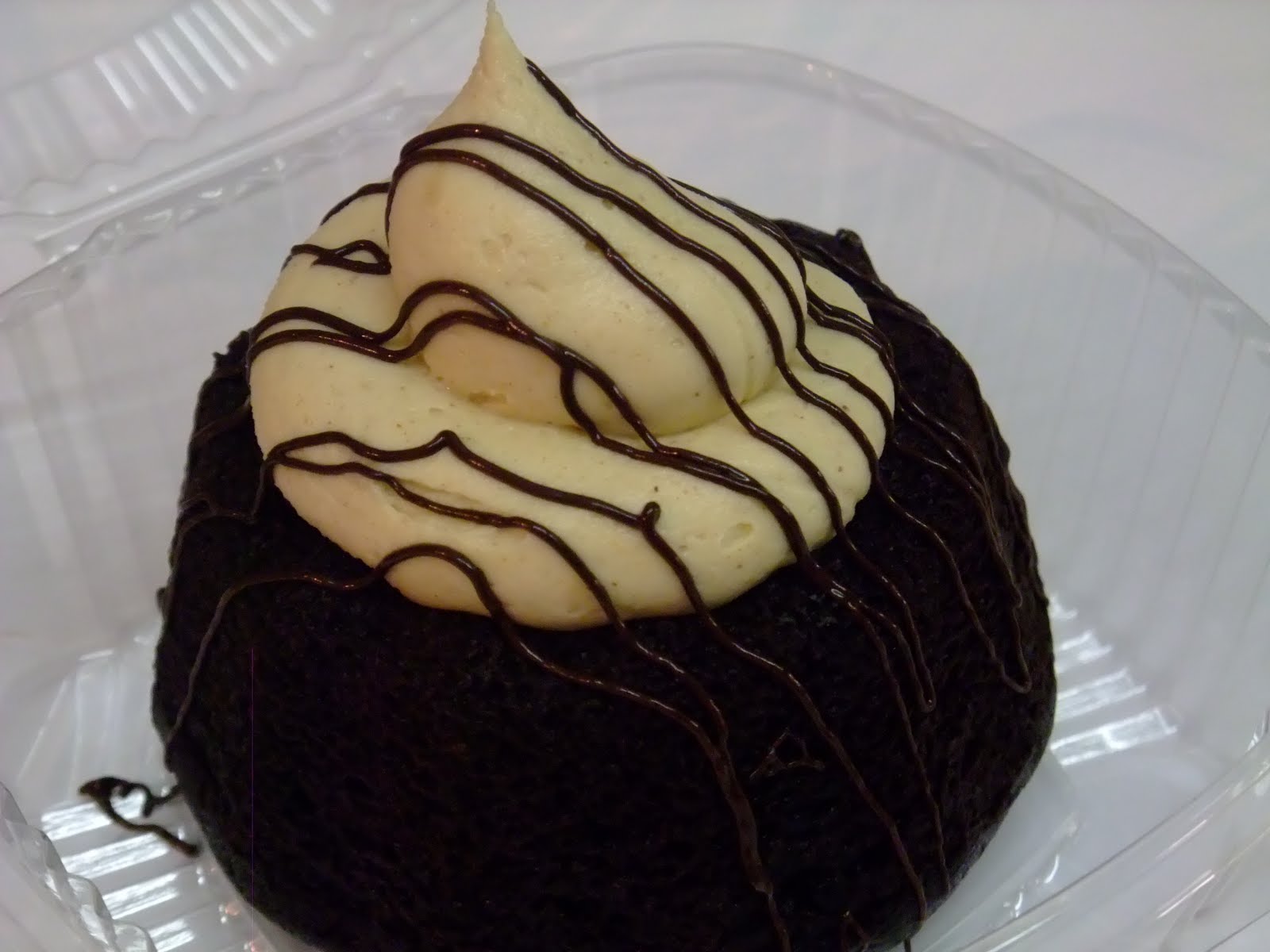 VenerableBean: special order - Birthday Cakes