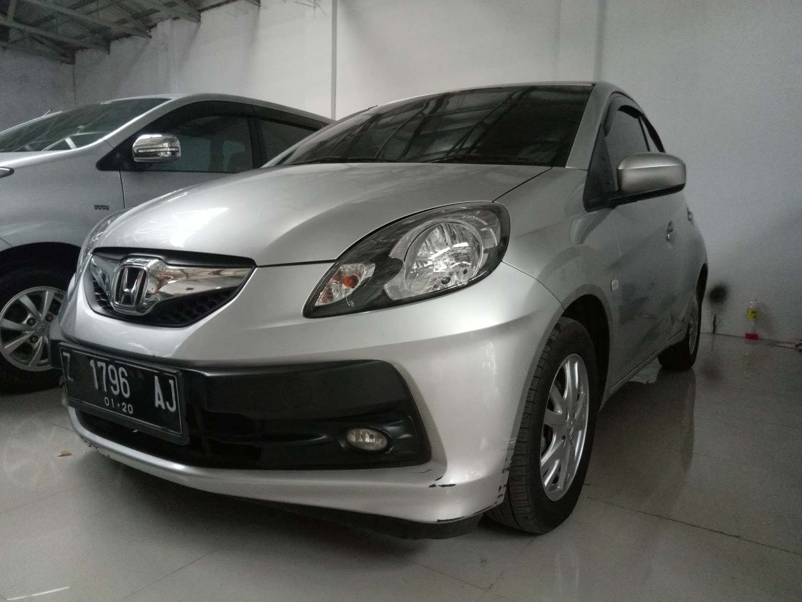 .: HONDA Brio E satya 2014/2015 Silver mulus,irit mantep 081220904480