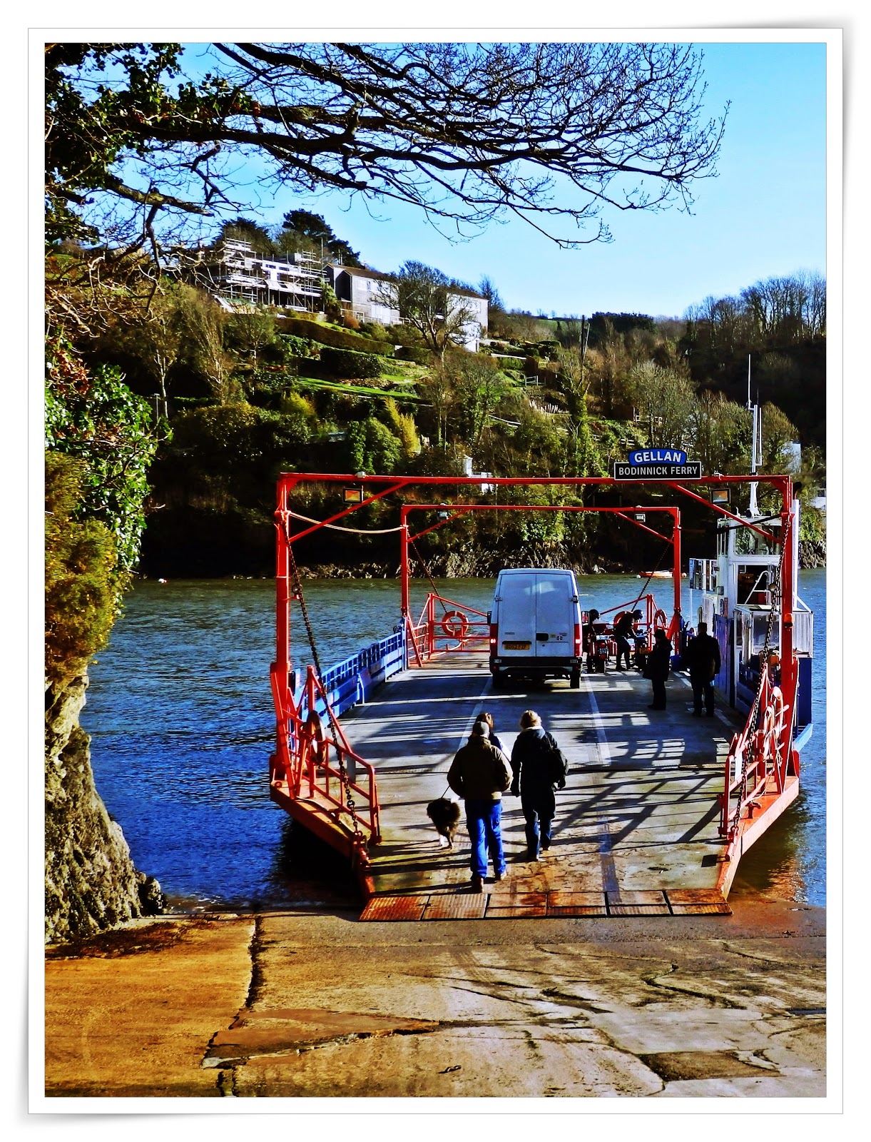 Mike's Cornwall: The Bodinnick Ferry: Fowey to Bodinnick and Return