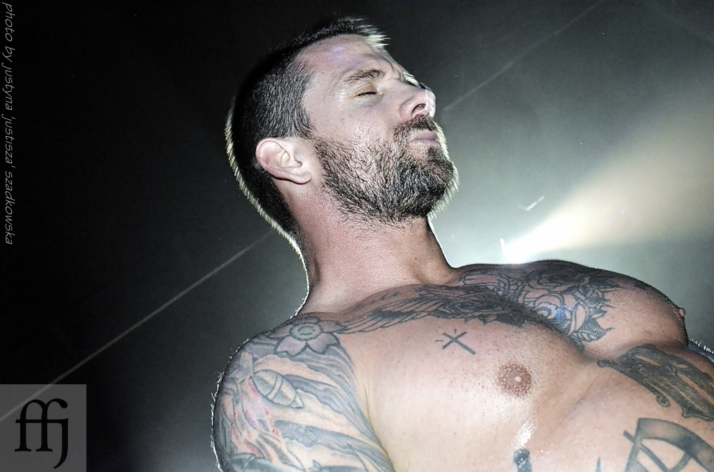 Nie strzelaj w obiektyw!: Bleeding Through - 12-04-2013 Warszawa, Klub ...