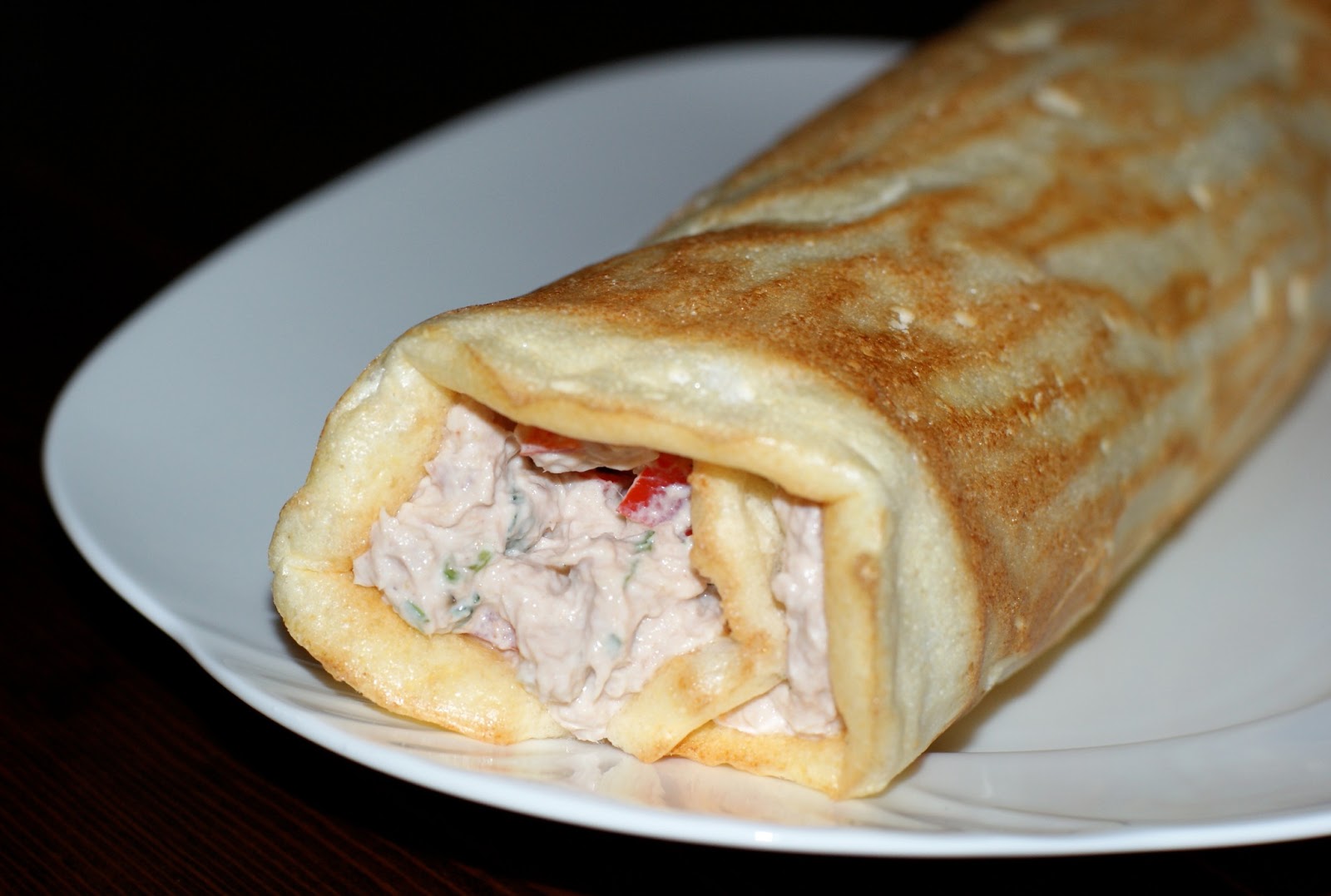 Hiidenuhman keittiössä: Tonnikala-rahkakääretorttu