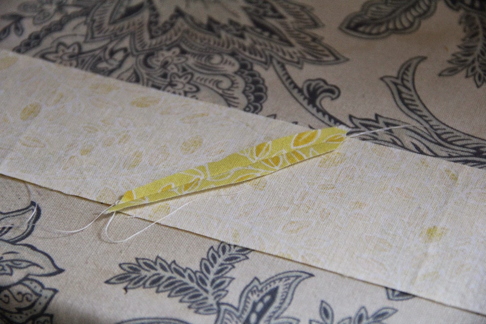 No Ordinary Sparrow: Mug Rug Tutorial