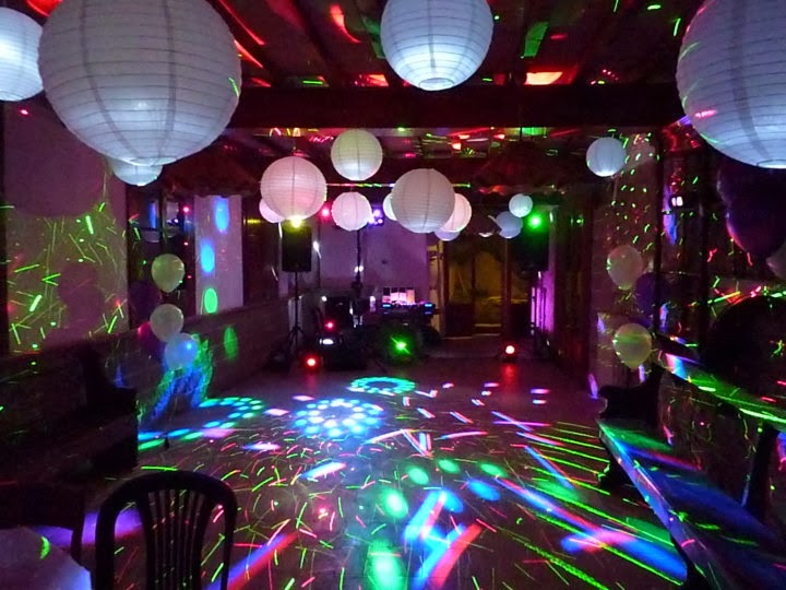 Violet and Black: Temática : Discoteca