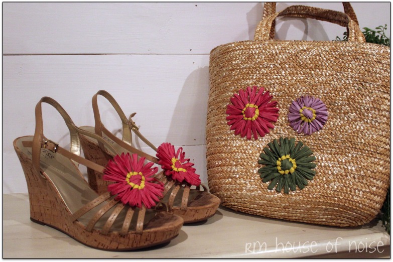 House of Noise... I mean boys.: Paper Raffia Flowers