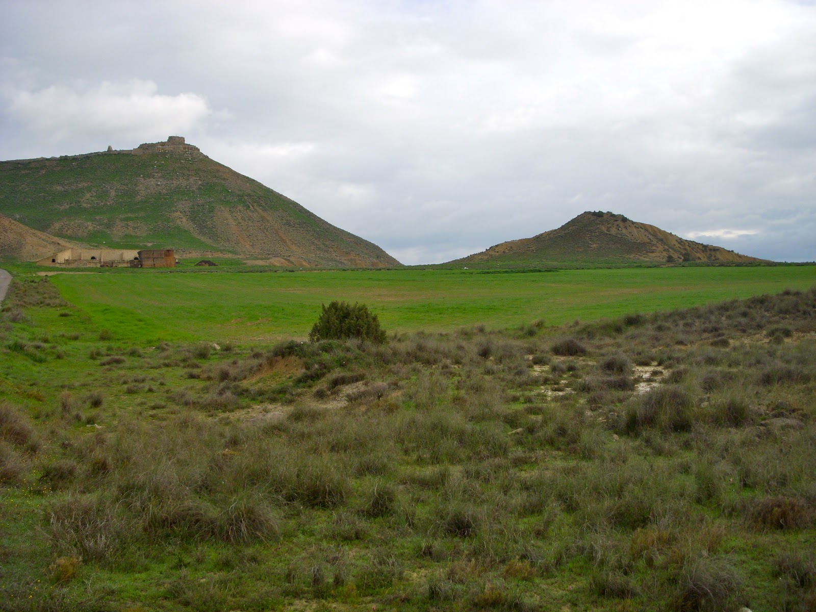 Paseos de Ikandu.: Desolado de Rada (431 metros) , Laguna de Rada y ...